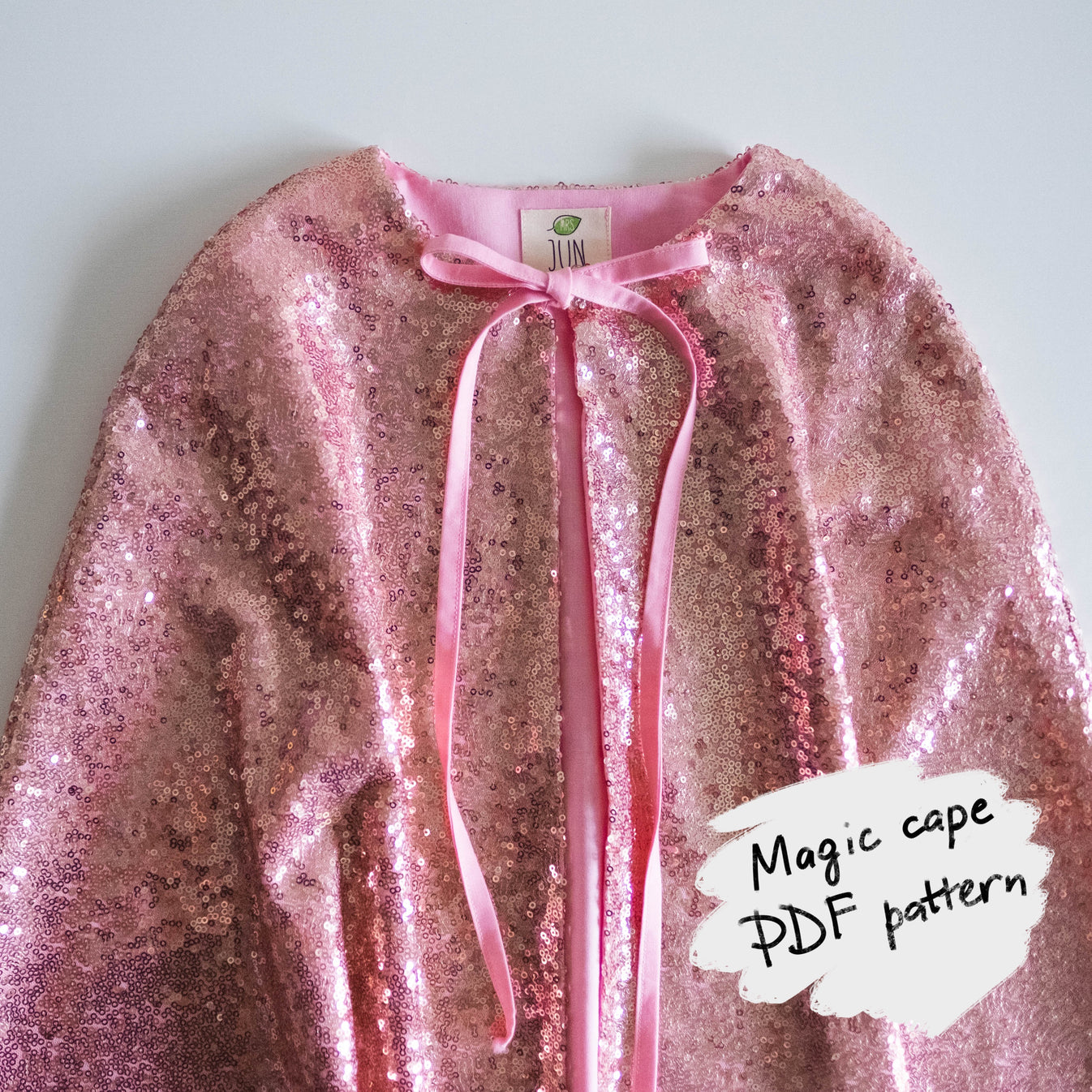 Magic Cape Pattern, DIY kids cloak | mrsjun.com